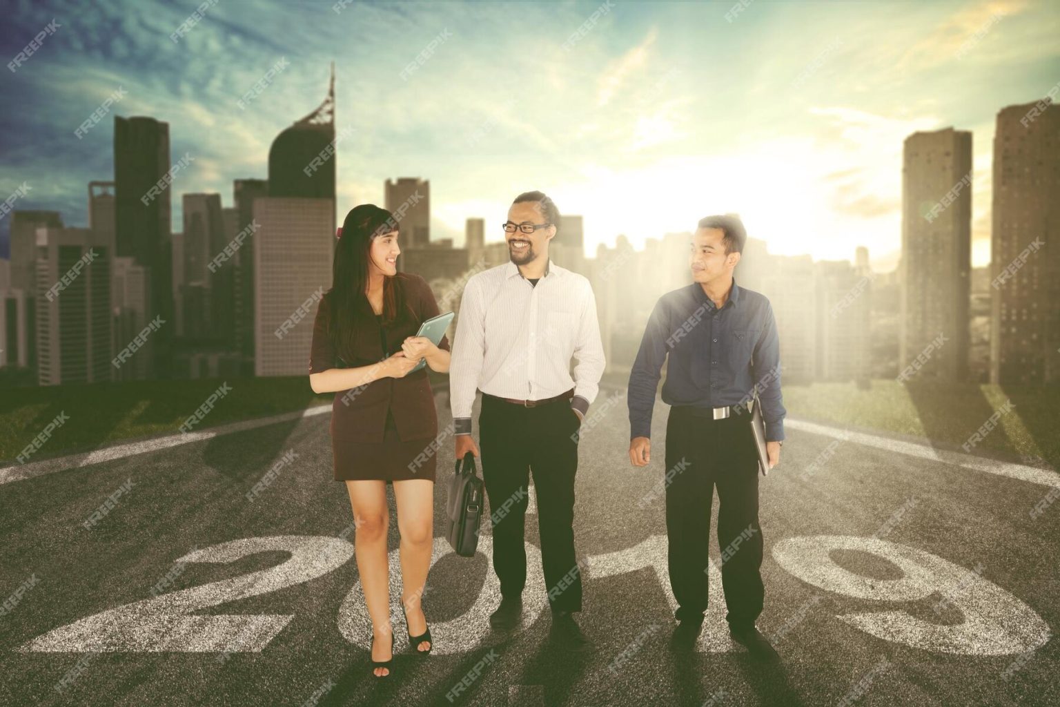 Why Do Some People Get Rich Faster? Discover What They Do Differently ...